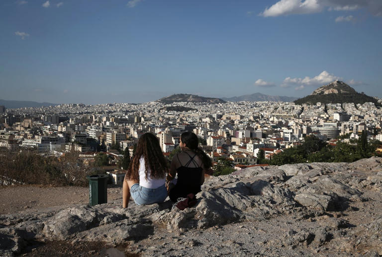 Σπάει όλα τα ρεκόρ η ανεργία των πτυχιούχων ΑΕΙ στην Ελλάδα - Ποια η ...