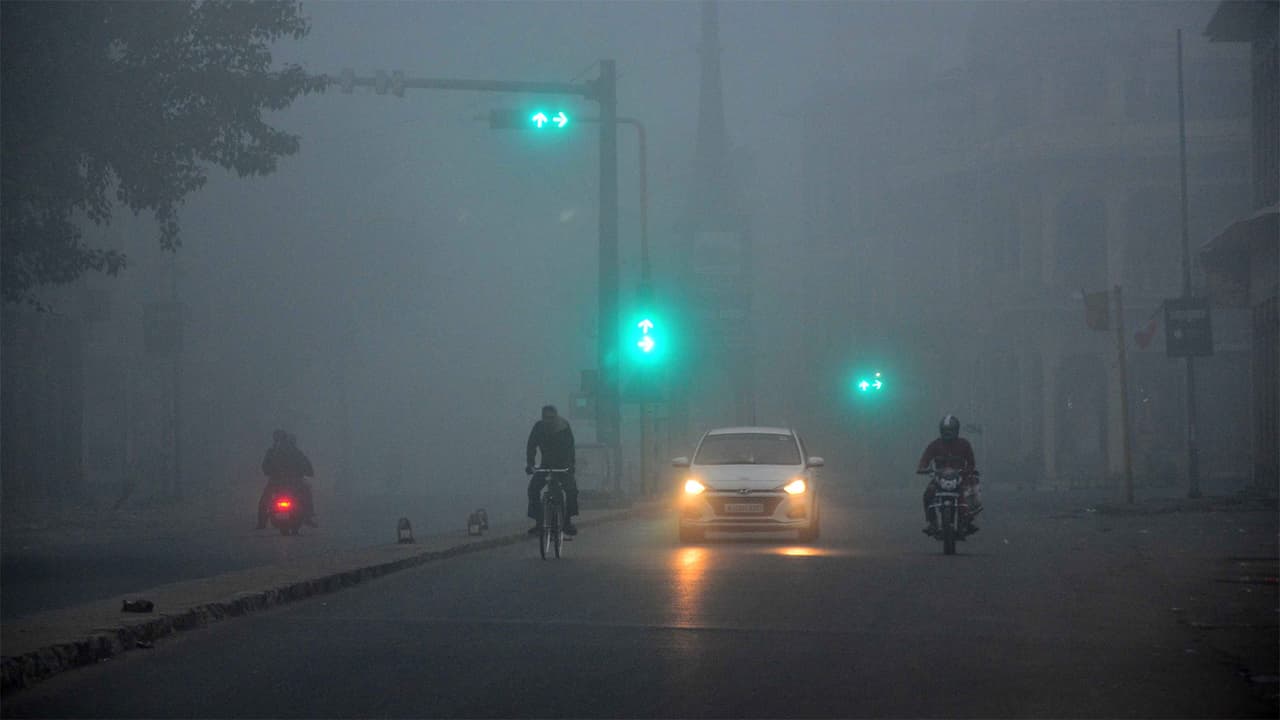 Bengaluru weather alert today: Chilly winds, dense fog in city; cold ...