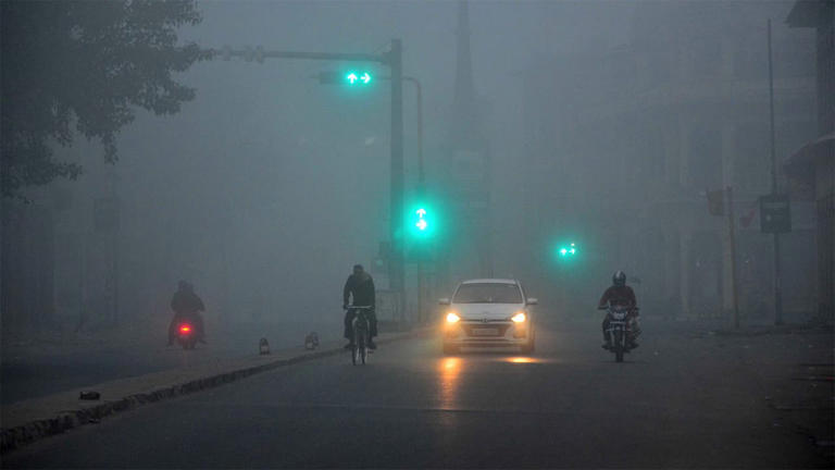 Bengaluru weather alert today: Chilly winds, dense fog in city; cold ...