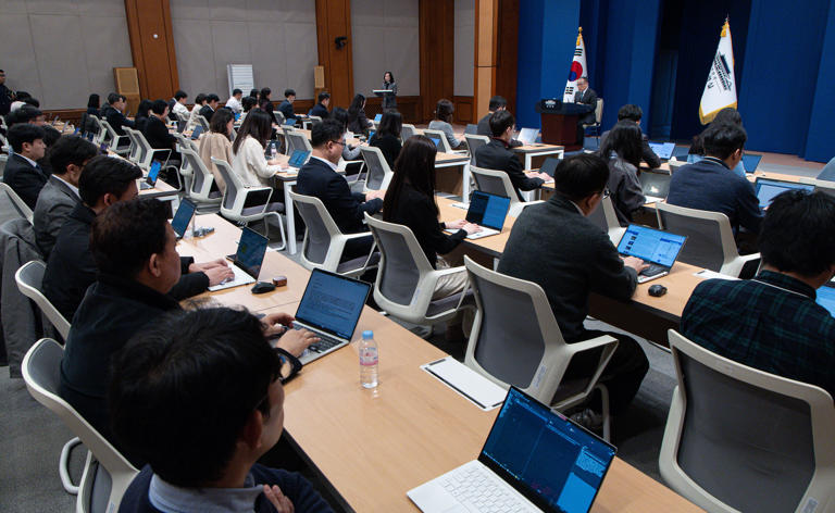 Adviser Wi stresses unity as faction rift noted by allies