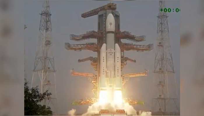 ISRO's massive Christmas Eve gift: LVM3 rocket puts 'largest-ever ...