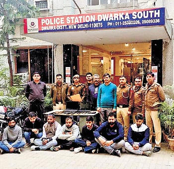 Fake call centre busted, 10 arrested for duping people in insurance fraud