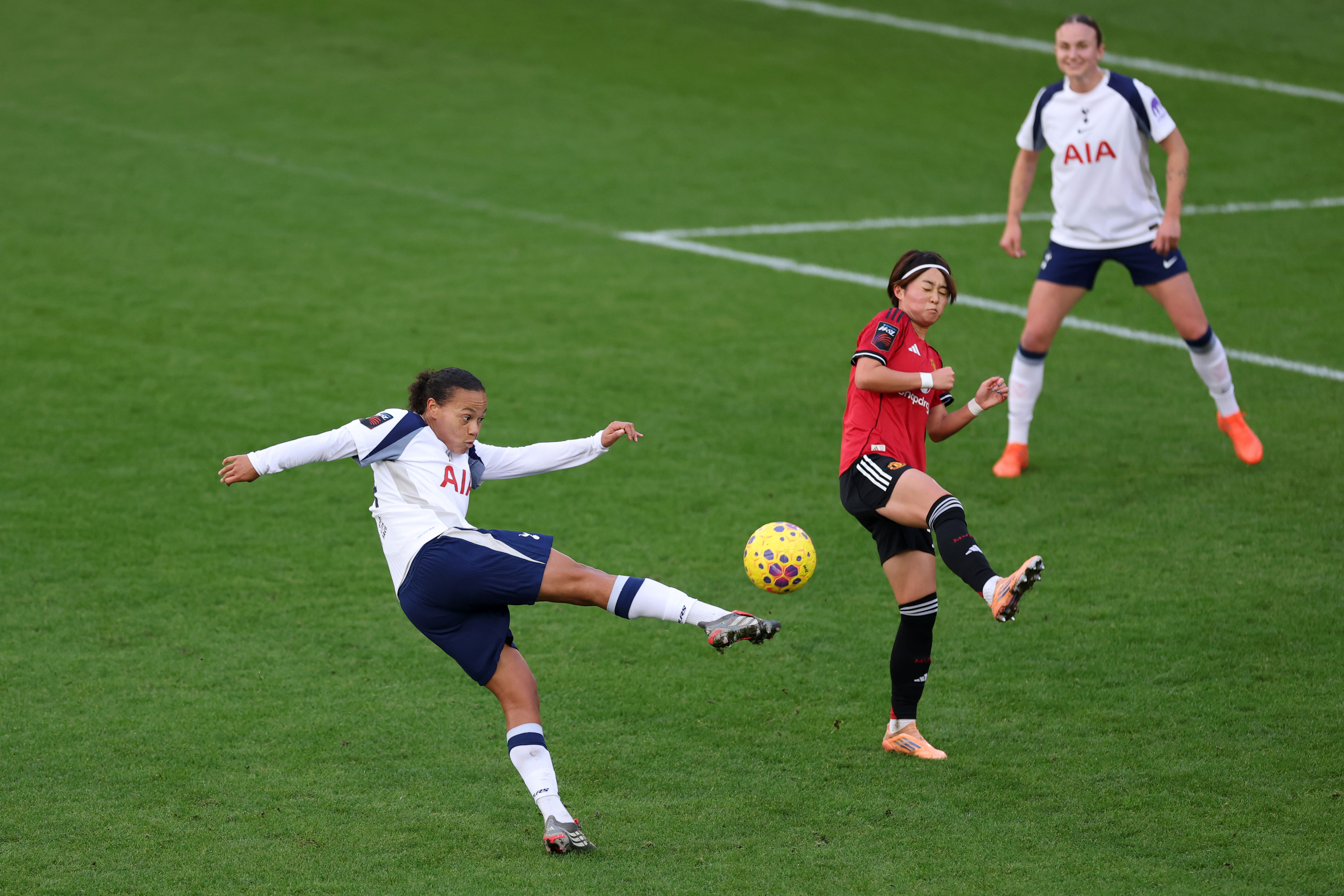 Spurs women 1–2 Manchester United: Spence strike not enough in the ...