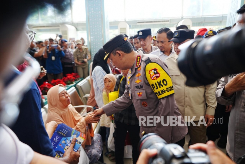 Tinjau Terminal Pulo Gebang, Kapolri tekankan utamakan keselamatan ...