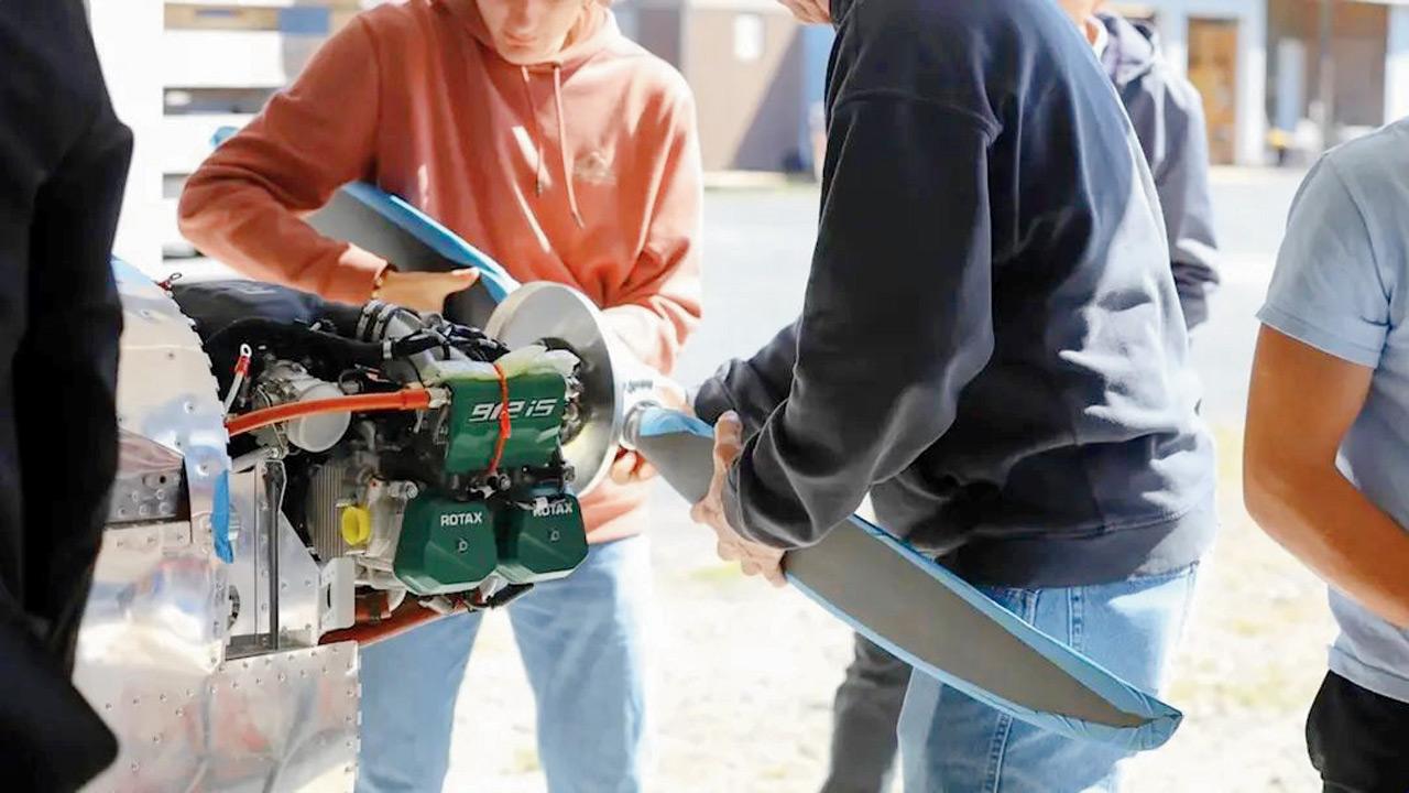 Wright brothers make history with first powered flight at Kitty Hawk in ...