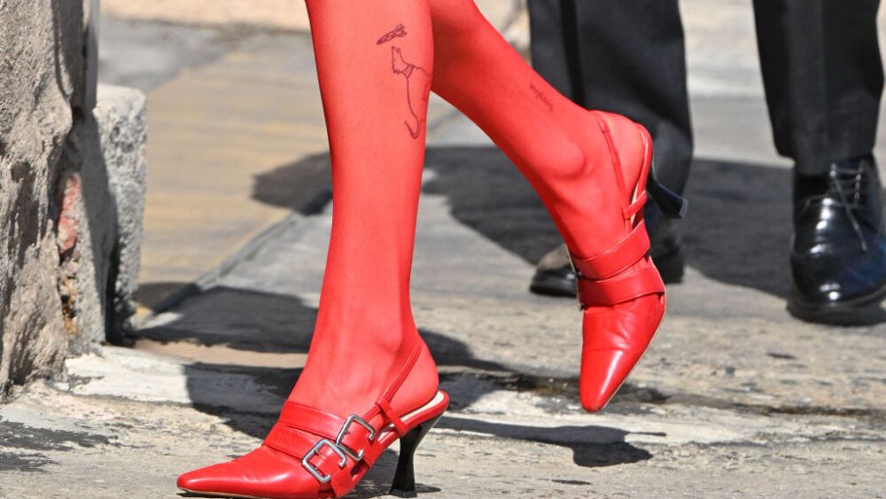 Medias de colores: cómo llevarlas con estilo en tu cena de Navidad y ...