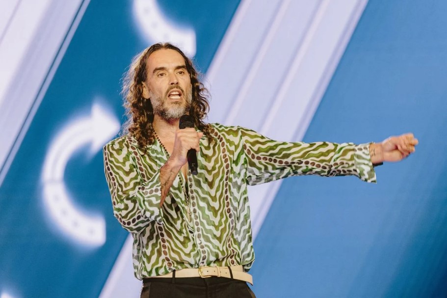 Russell Brand enfrenta nuevas acusaciones por agresión sexual: ¿Cuál es ...
