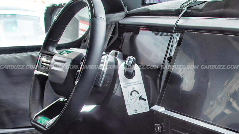 Next-gen GMC Sierra 1500 interior spy shots reveal new screens, buttons ...