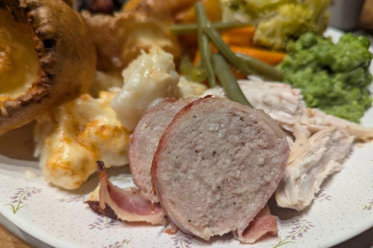 I tried Asda's 'tasty' giant pig in blanket - there's 'plenty of it' to ...
