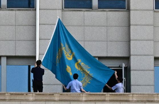 Presidential office to revert to Blue House name starting Monday