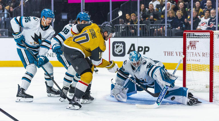 Golden Knights score 5 first-period goals, roll to victory over Sharks