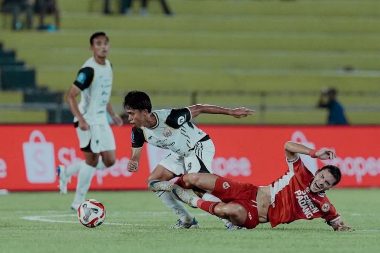 Figo Dennis debut starter pahit bersama Persija, kartu merah di menit 37