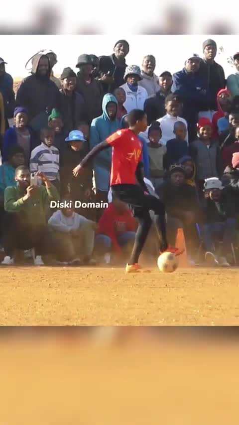 PHOPHO pop champagne 🔥🍾 at Mambas #kasifootball