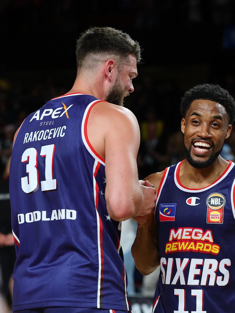 Christmas comes early for 36ers as star duo combine to down Taipans ...