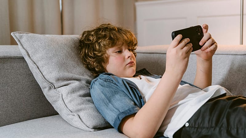 Sleds over screens: Why it’s time to limit your children’s screen time ...