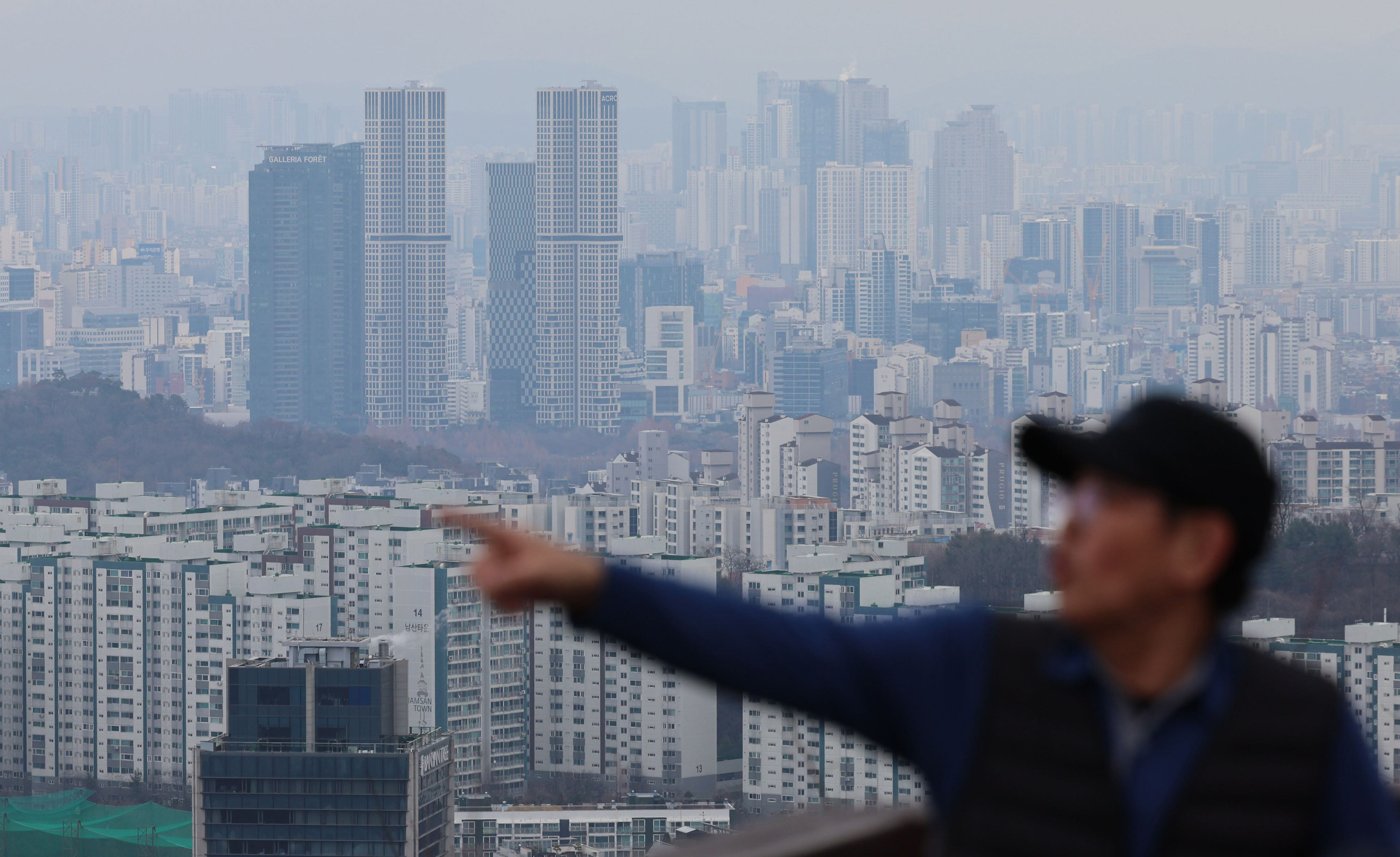 Ministry probes minors' 25 property purchases