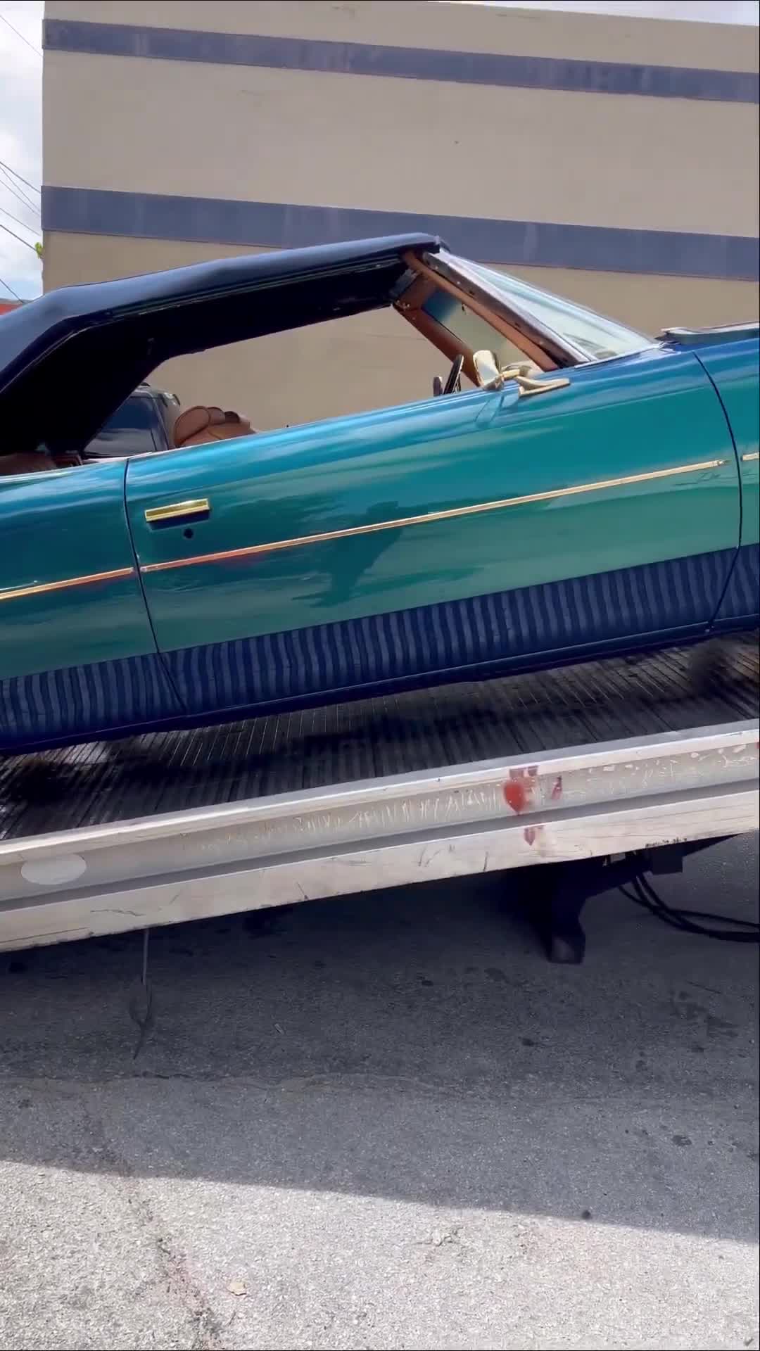 Dirty Sprite 71 Chevy vert on gold 24’s Daytons