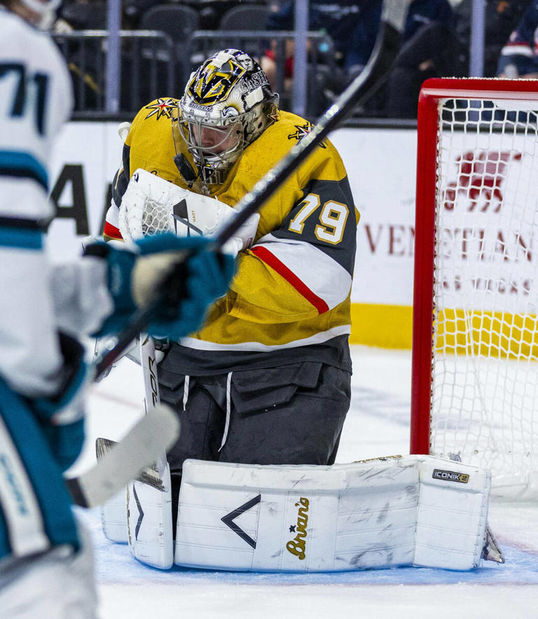 3 takeaways: Knights ride 5-goal 1st period to win over Sharks — photos