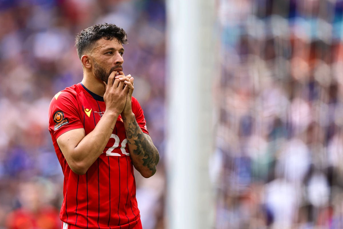 Un joueur de 8e division anglaise a affronté Mo Salah