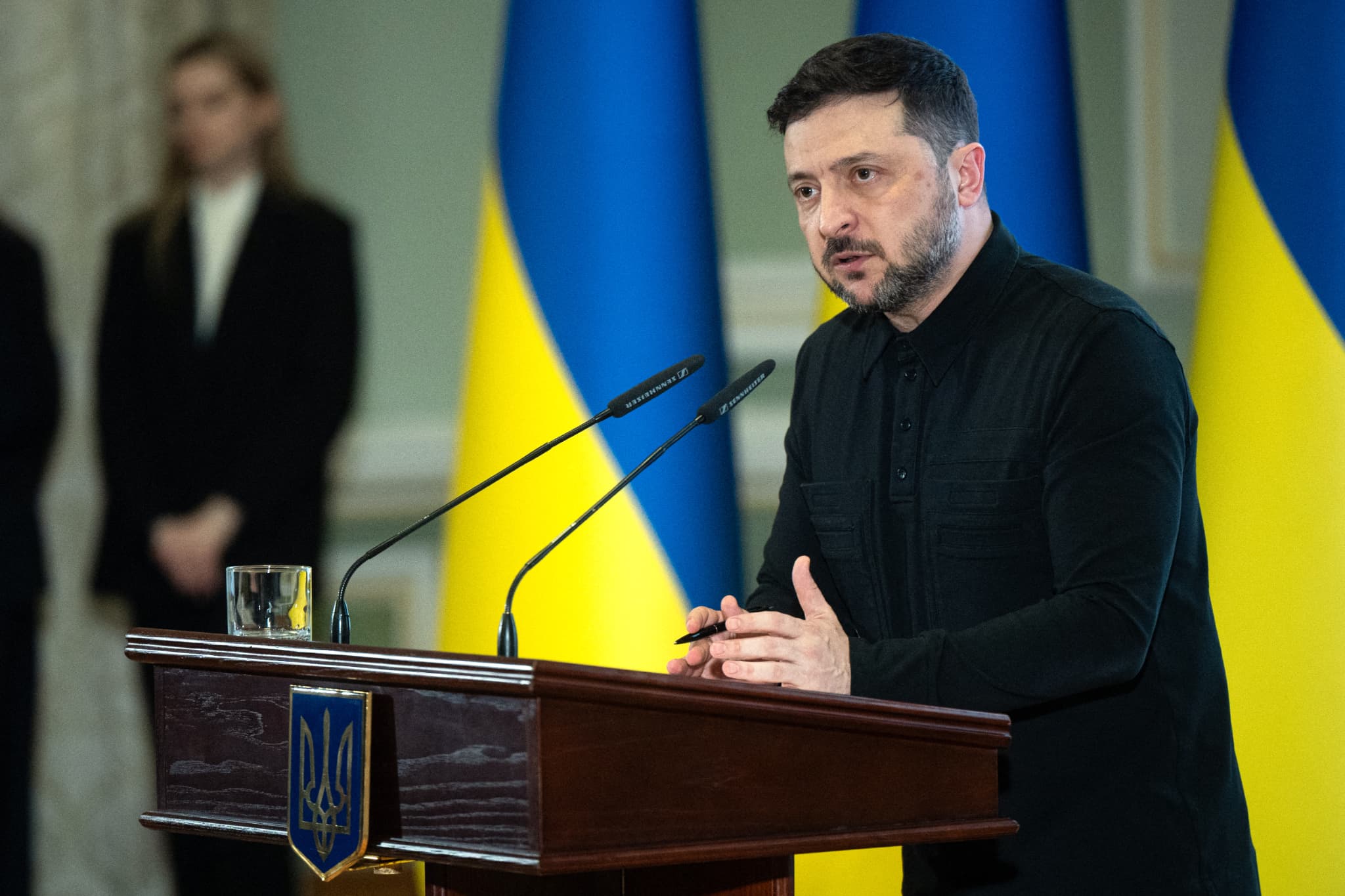 Volodymyr Zelensky assure que le plan américain n'exige pas de l ...