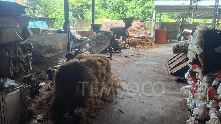 Cerita Narto dan warga yang kebal krisis TPA Cipeucang