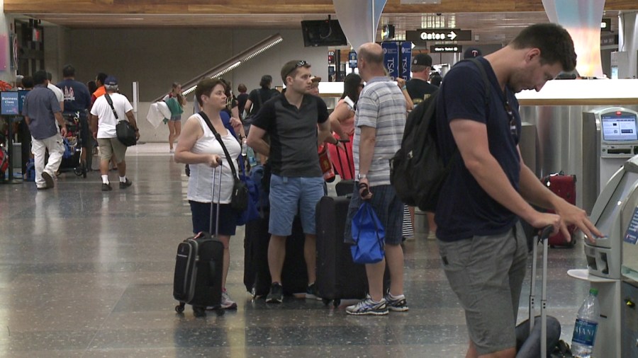 Busy skies ahead: Holiday travel ramps up across Hawaii airports