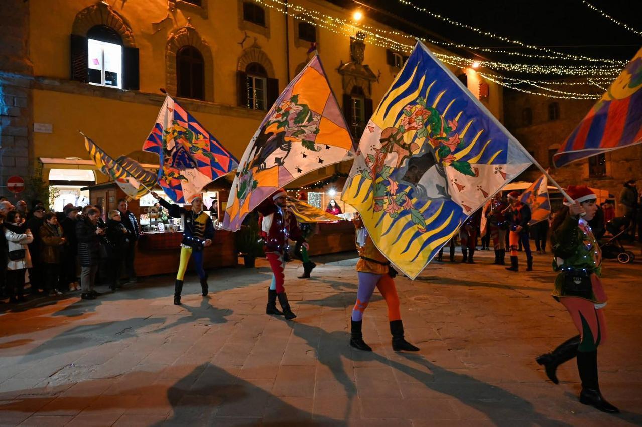 Spazio alle tradizioni natalizie. Così Anghiari e Sansepolcro celebrano ...