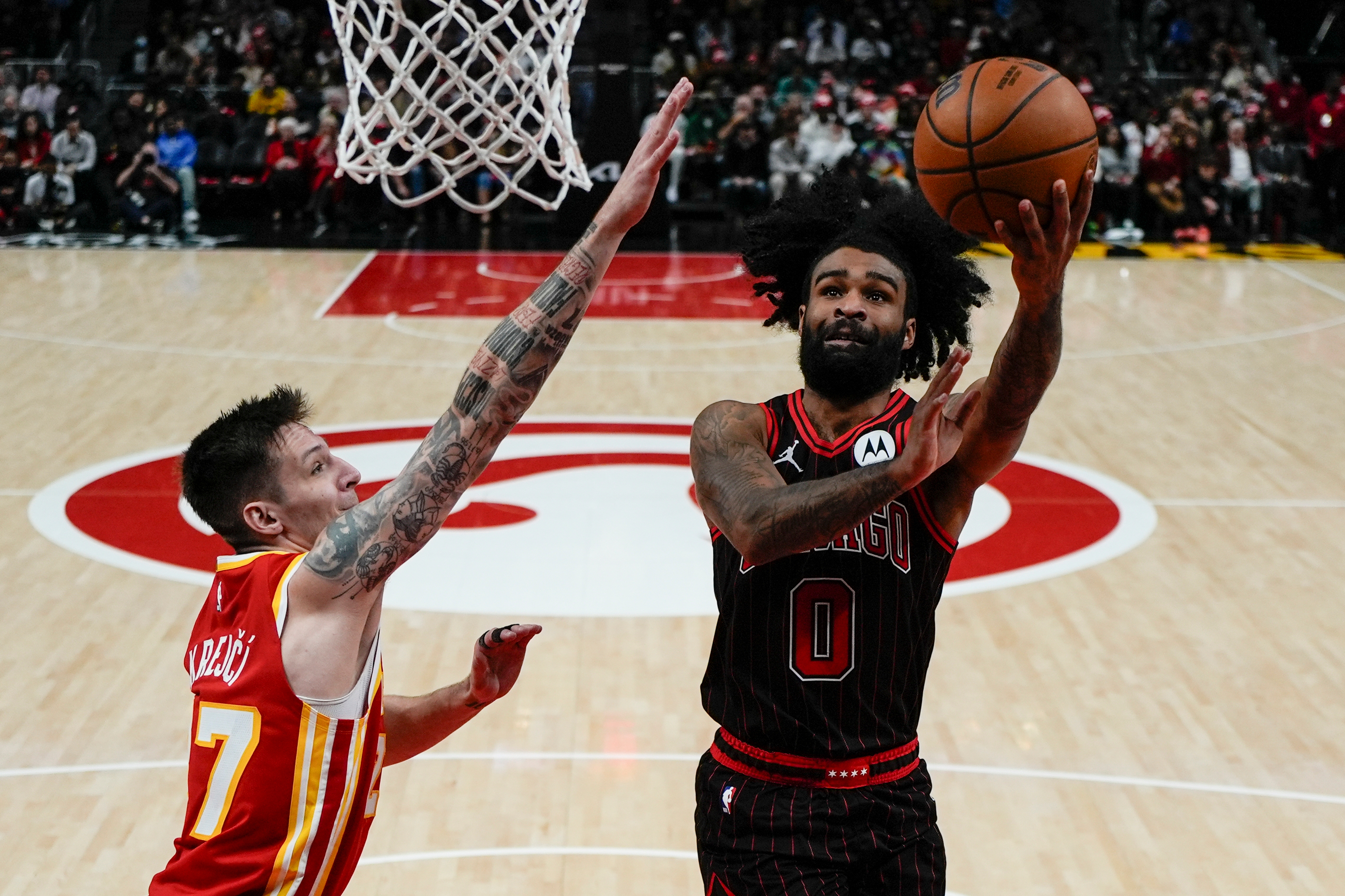 Giddey y White ayudan a Bulls, que remontan déficit de 10 puntos y ...
