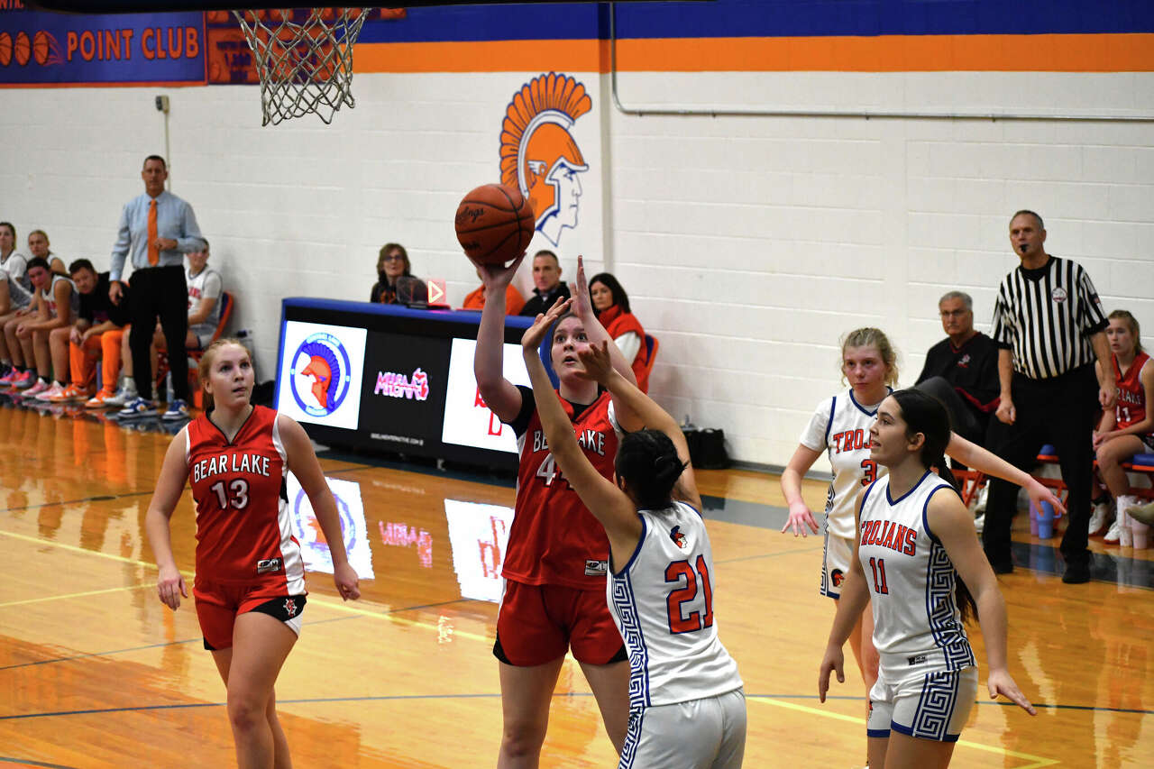 Bear Lake girls fall in holiday tourney championship