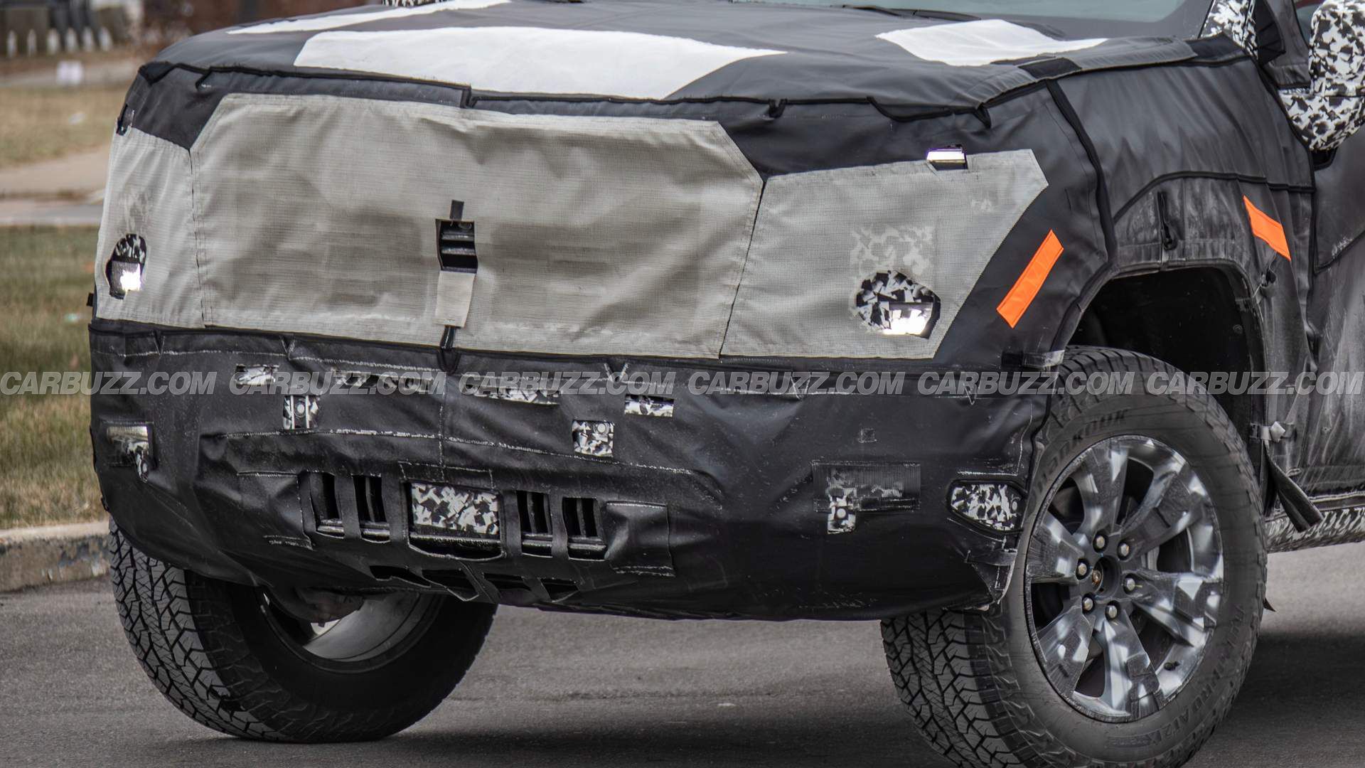 Next-gen GMC Sierra 1500 interior spy shots reveal new screens, buttons ...