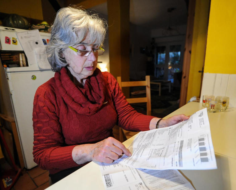 Gli angeli delle bollette: "Le paga un anonimo. Così torniamo a vivere"