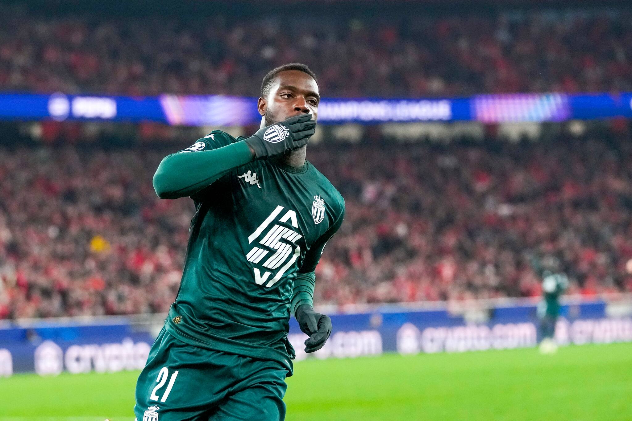 Verzwickte Stürmersuche bei der Eintracht: Warum ein Frankreich ...