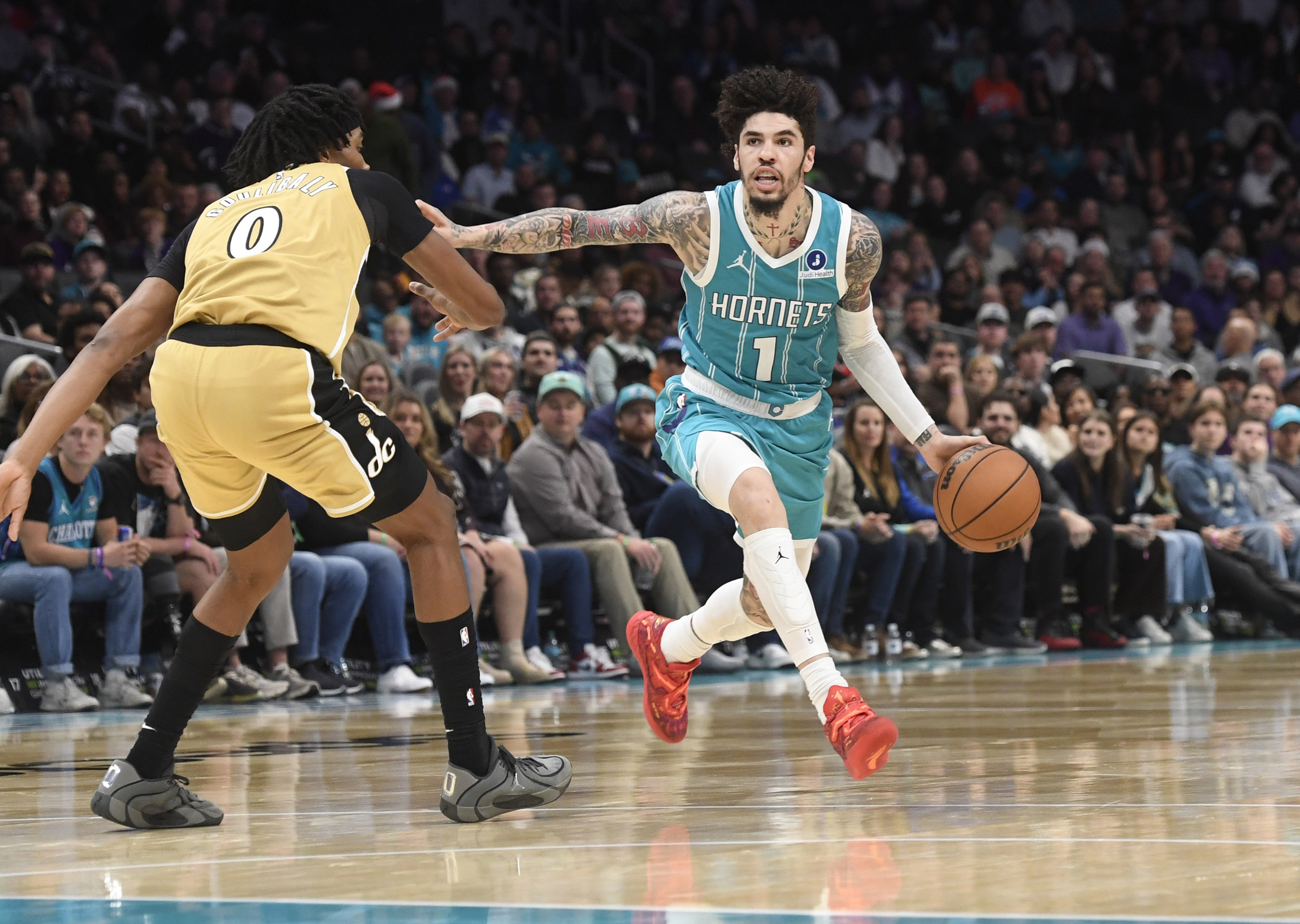 LaMelo Ball gets heated with Kyshawn George after a flagrant foul