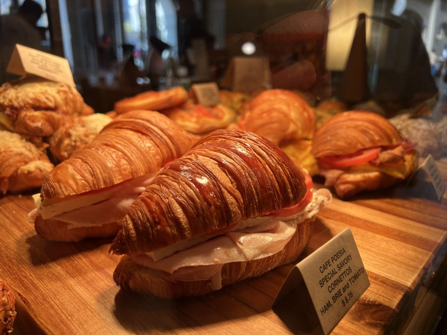 Despite rain, San Francisco bakery draws blocks-long line out the door