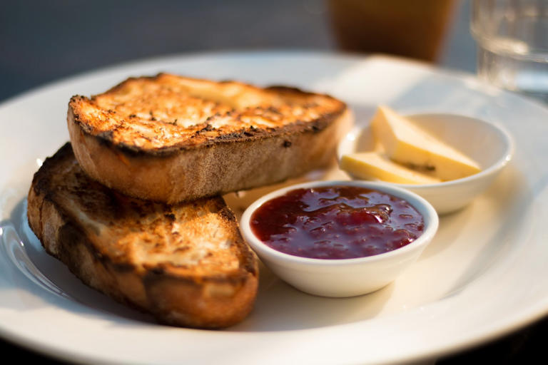 « Idéal avec de la confiture » : voici l’aliment à mettre sur ses ...