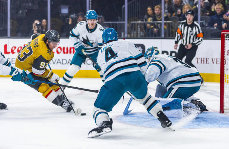 Golden Knights score 5 first-period goals, roll to victory over Sharks