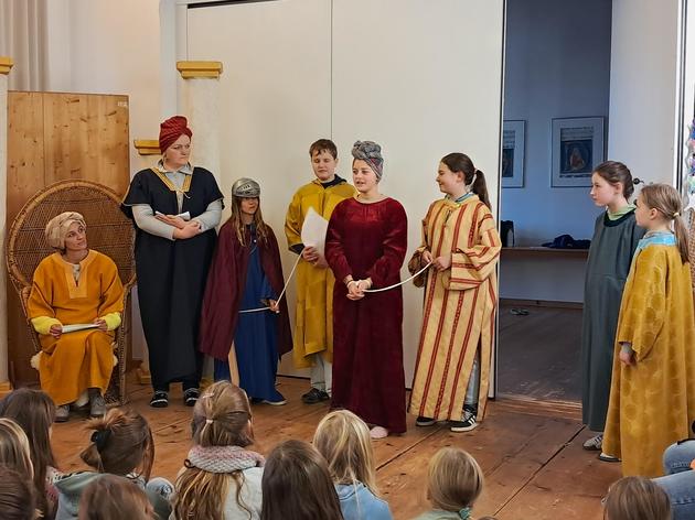 Keine angestaubten Botschaften: Bibelwoche in Benediktbeuern zieht 100 ...