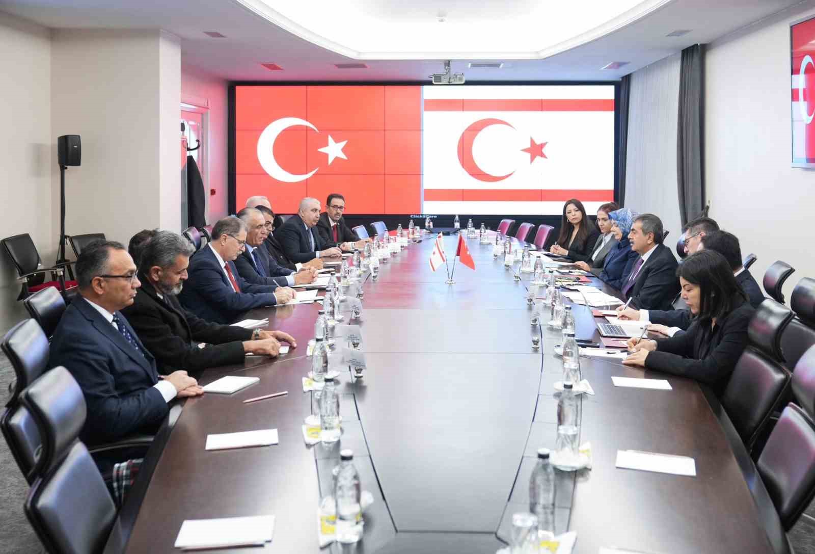 Bakan Tekin, KKTC Milli Eğitim Bakanı Çavuşoğlu’nu makamında ağırladı