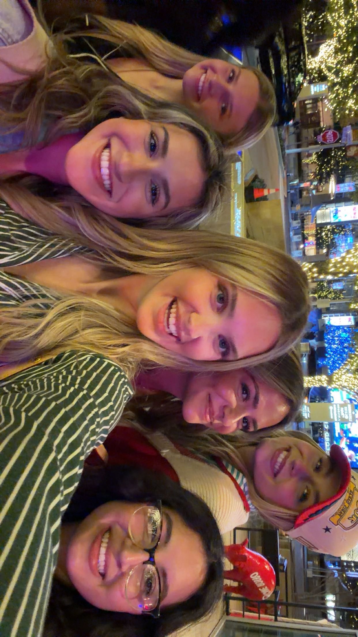 NYE girls night idea ️🎁🎄