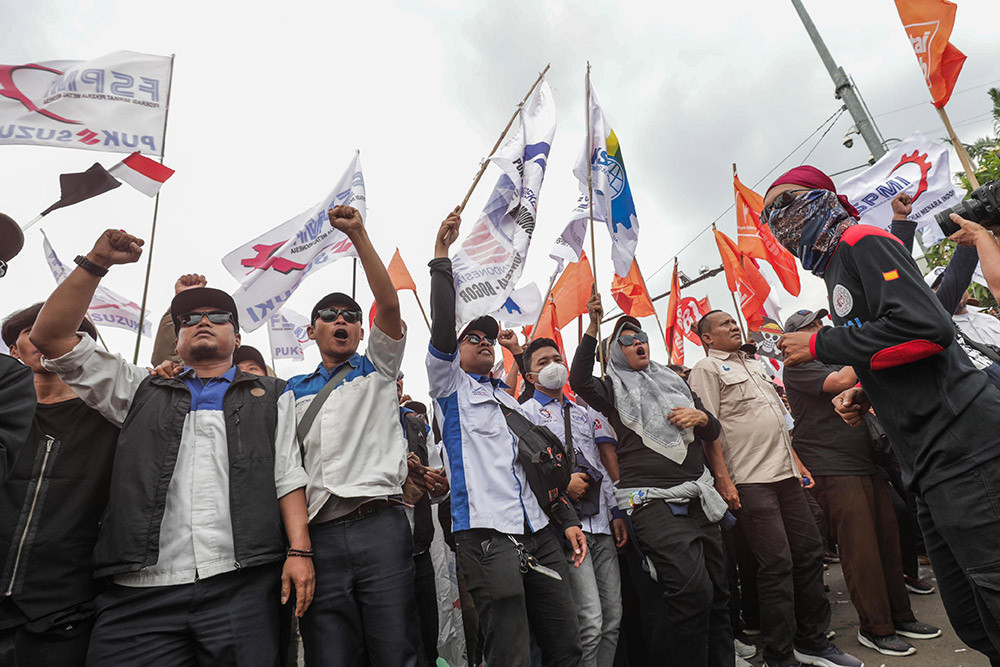 Gubernur Sulsel resmi tetapkan UMP 2026, tembus Rp3,92 juta
