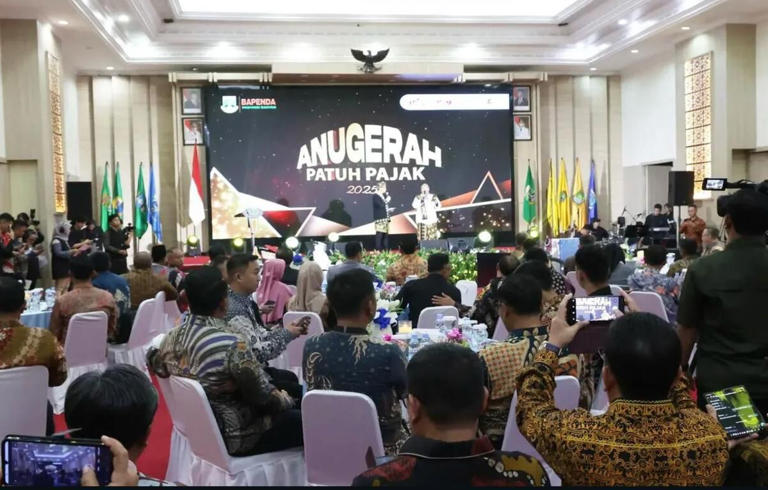 Warga taat pajak dapat apresiasi, Pemprov Banten tetapkan tiga pemenang ...