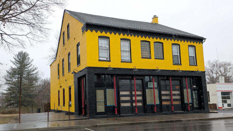 Sláinte! Belleville's long-awaited Irish pub welcomes first customers