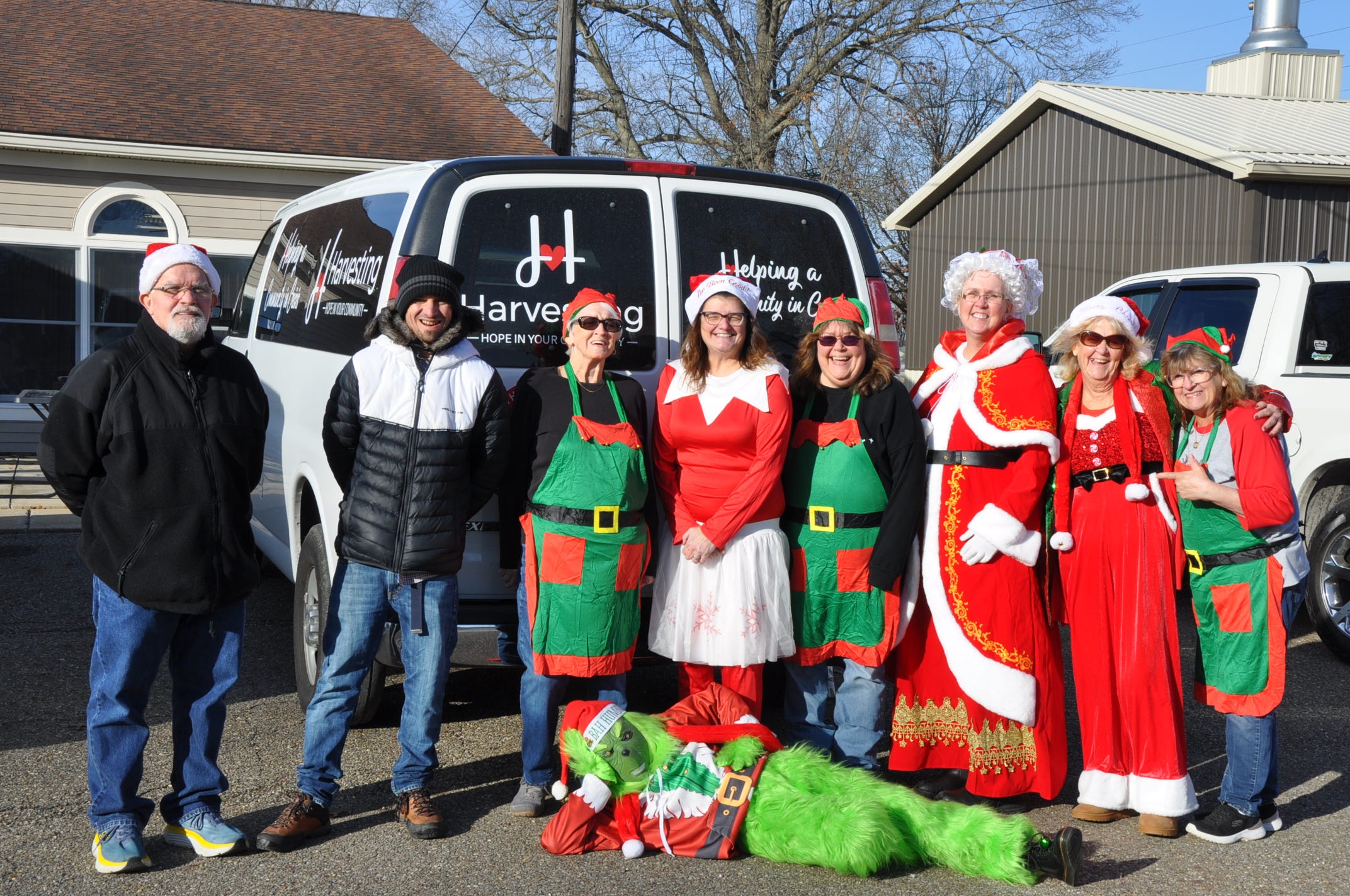 Sebring's Harvesting Hope delivers Christmas spirit to area seniors
