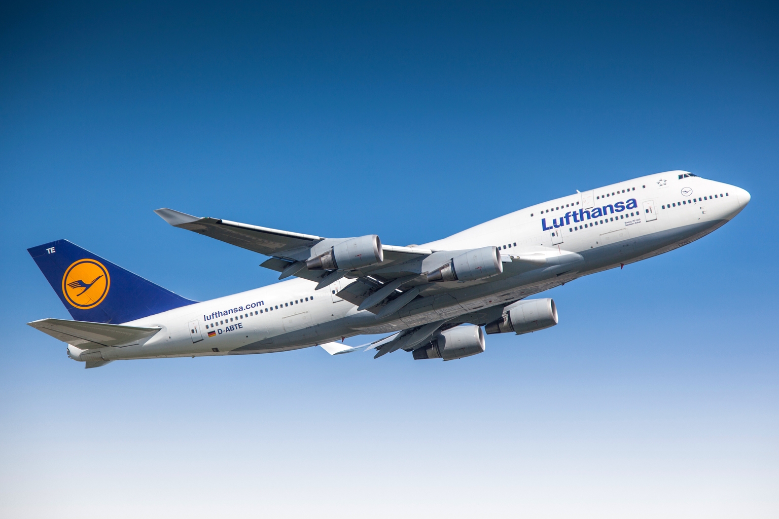 Global airline traffic is forecast to rise 4.9% in 2026