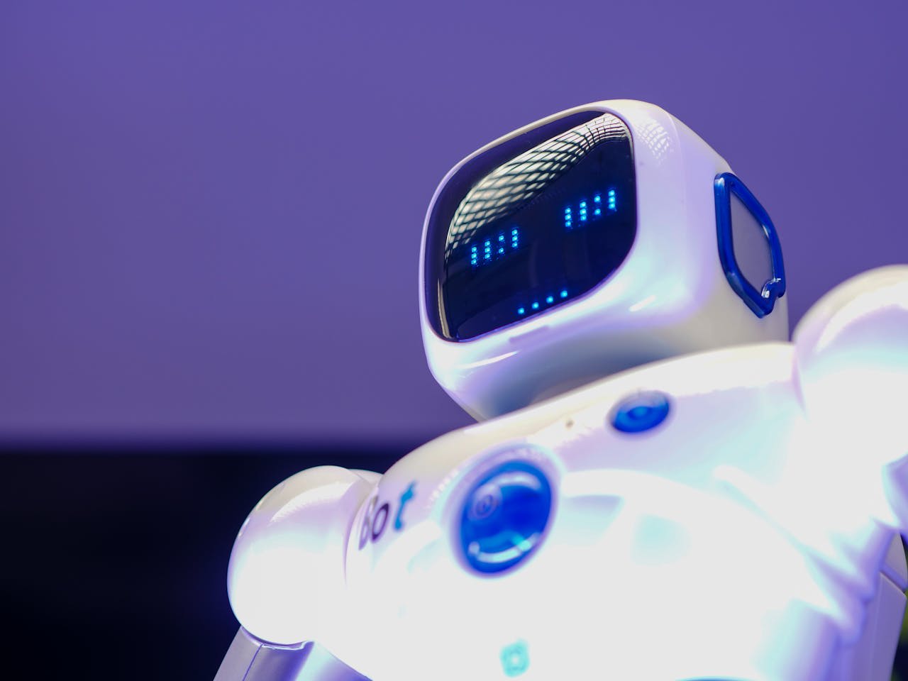 Ex-doctor left medical career due to burnout to create an AI tool now ...