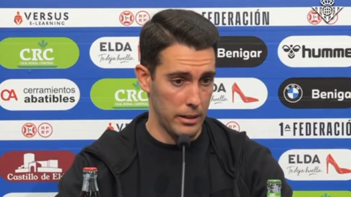 El Betis destituirá al entrenador del filial