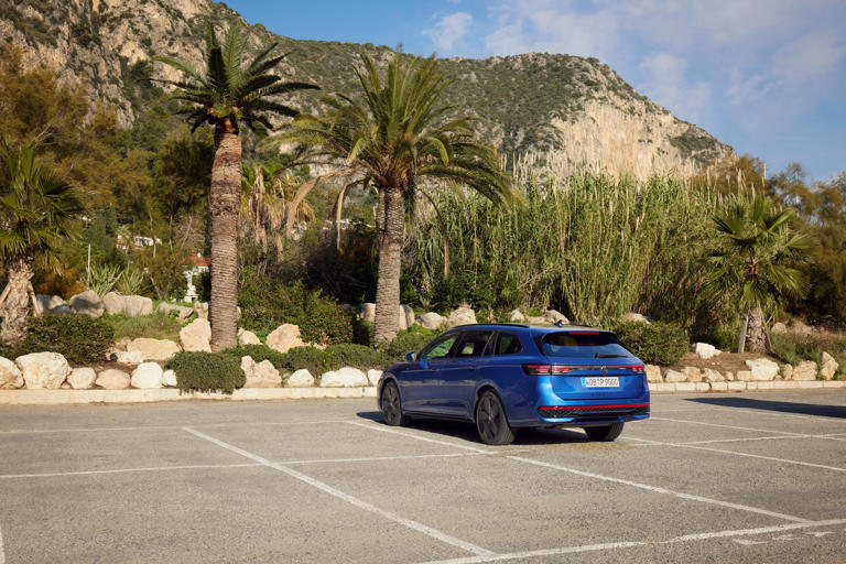 Volkswagen Passat review: Sensible but pricey plug-in hybrid estate