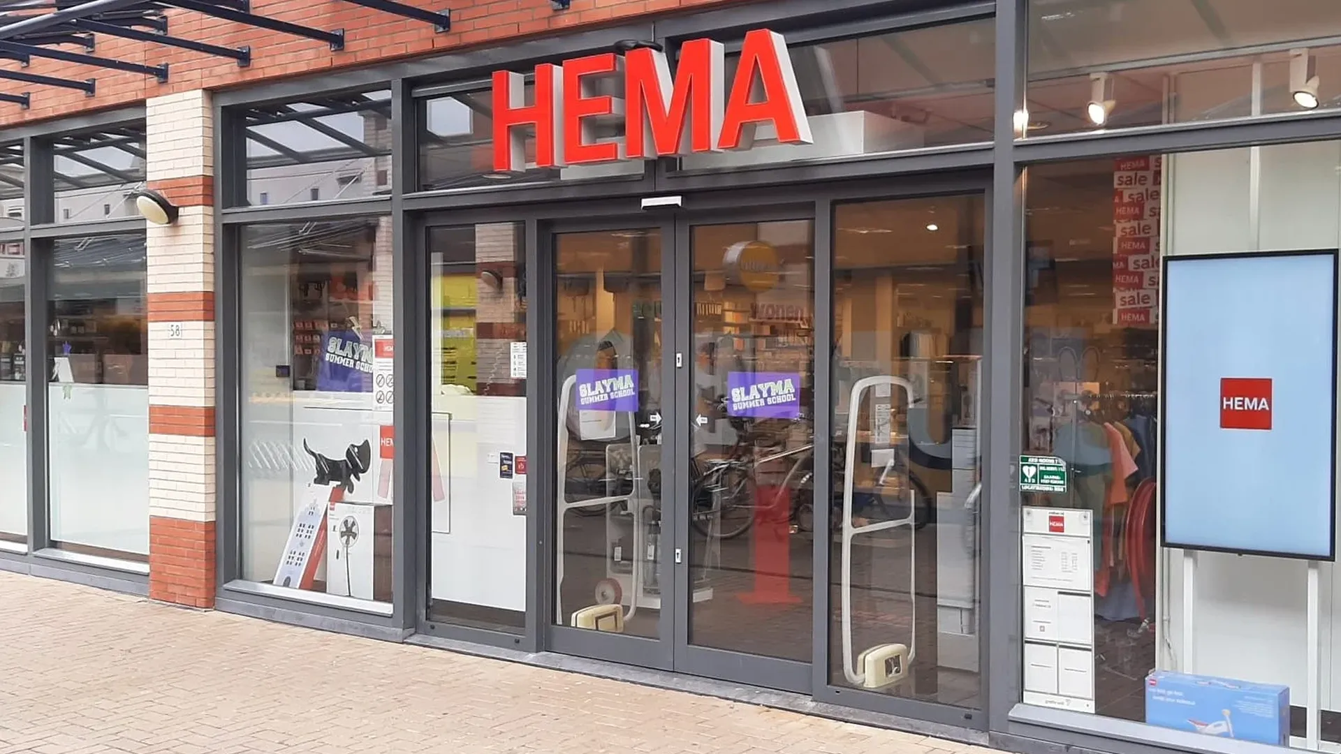 HEMA verkoopt goedkope parfumdupe van Le Labo Santal 33 (die normaal € ...