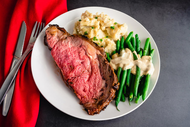 How to cook prime rib like a pro, according to Pat LaFrieda, America's ...