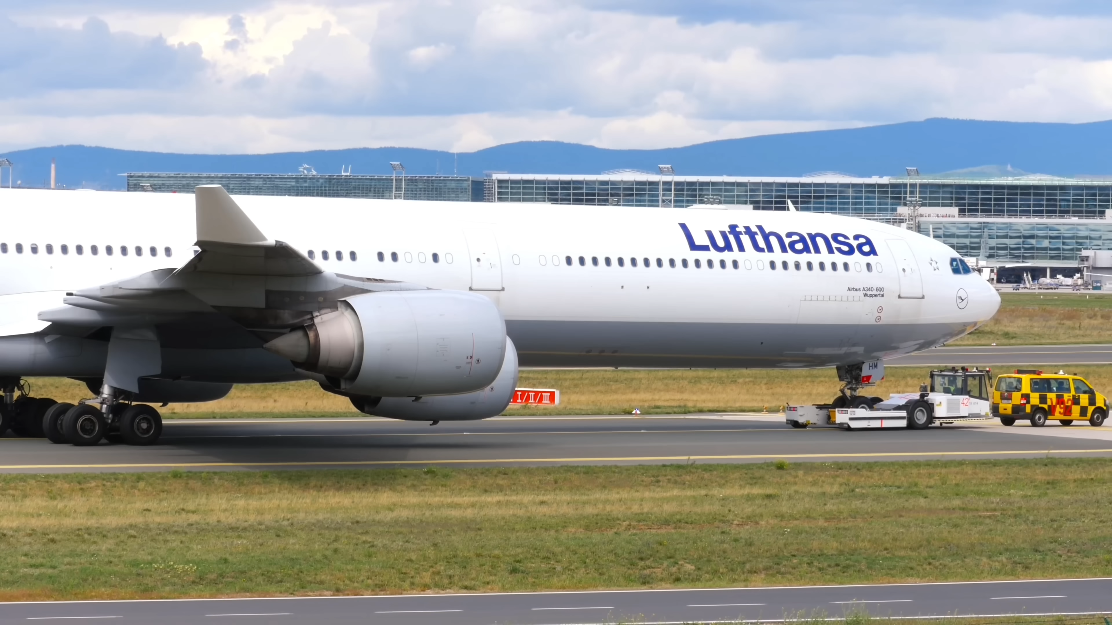 What it’s like to fly Lufthansa’s A340-600 in economy